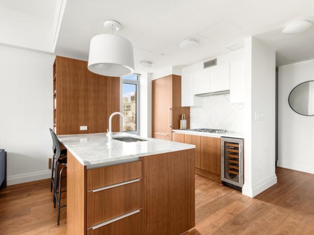 35 W 15TH Street 11E
