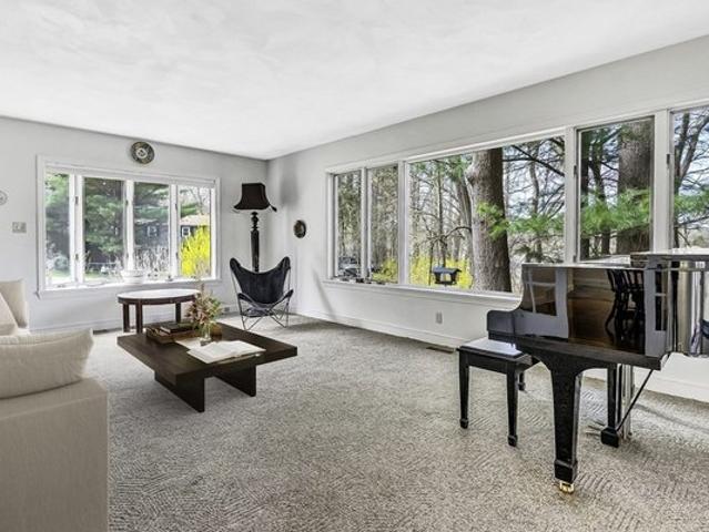 35 Wallace Rd, Wayland, MA 01778