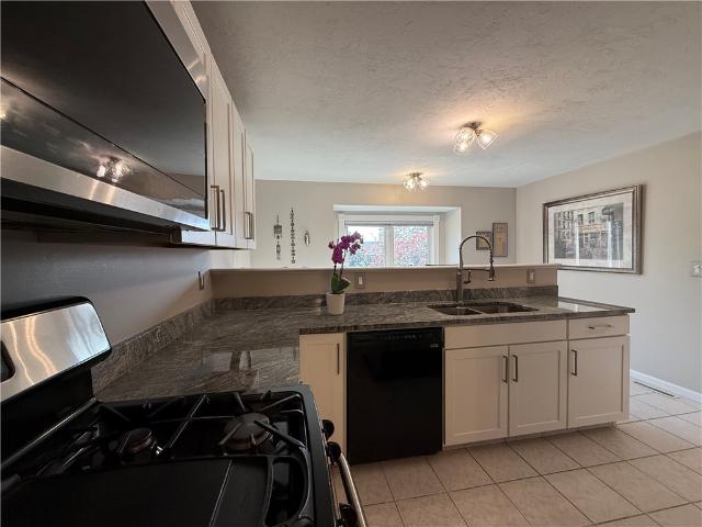 35 Waterview Drive D