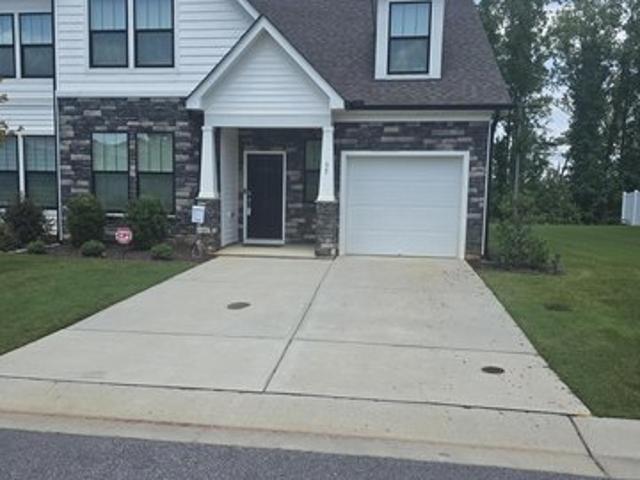 35 Whitley Rdg Dr, Clayton, NC 27527