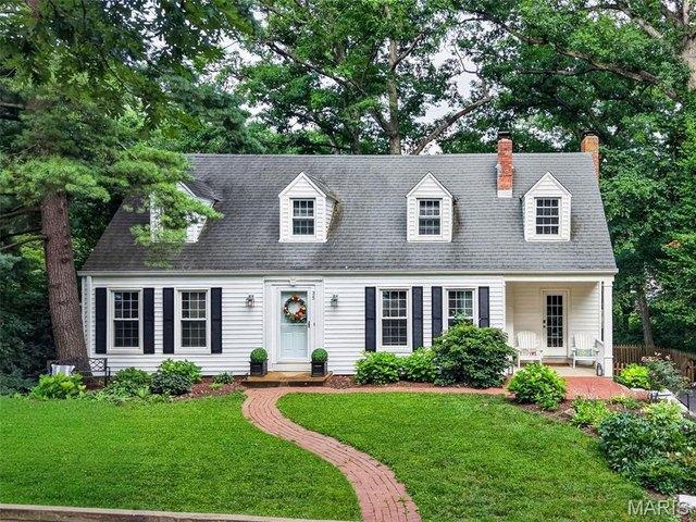 35 Wildwood Ln, Kirkwood, MO 63122