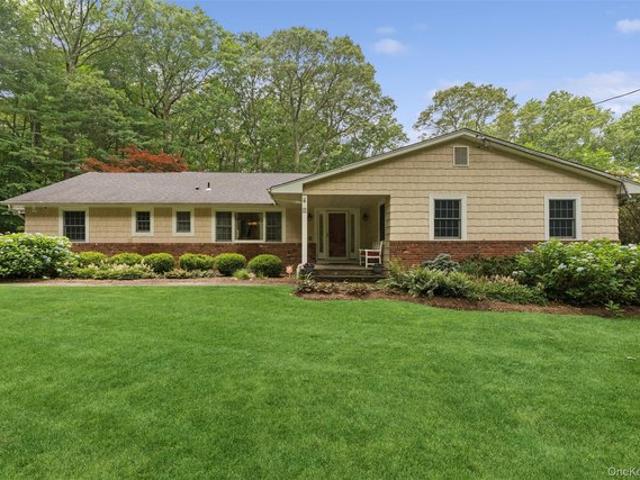 35 Woodvale Dr, Syosset, NY 11791