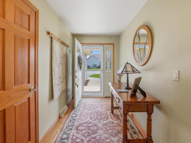 35 Yorkshire Dr, Fond du Lac, WI 54935 | MLS #50323 | Compass