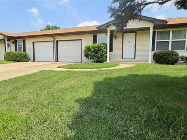 35 A & B Fox Meadow Ln, Glen Carbon, IL 62034