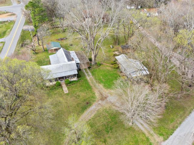 35 Airport Ln