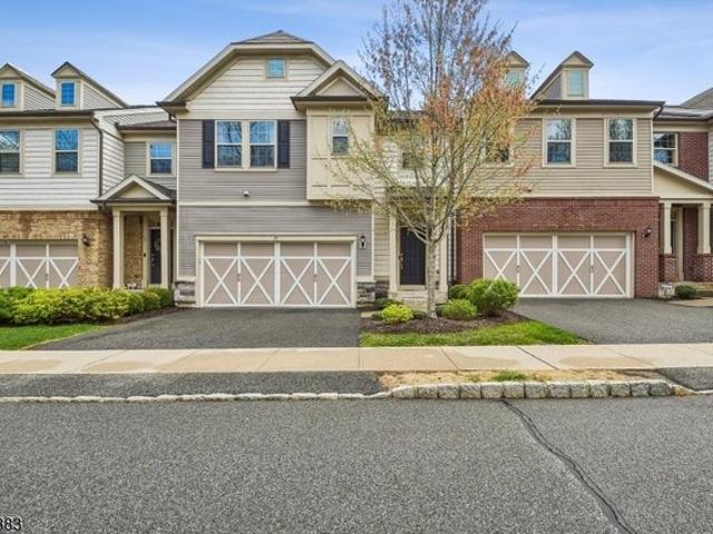 35 Albert Ct, Randolph, NJ 07869
