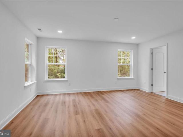 35 Barbertown Point Breeze Rd, Frenchtown, NJ 08825 | MLS #NJHT2005