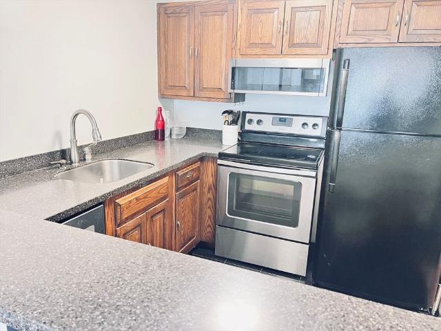 35 Berlin Unit 11, Clinton, US, MA