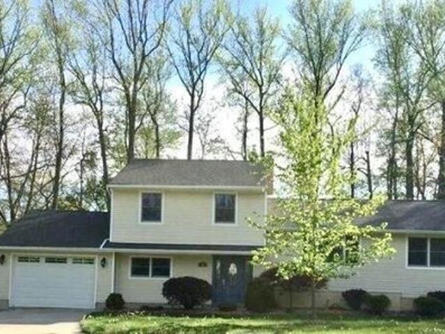 35 Birmingham Dr, Manalapan, NJ 07726