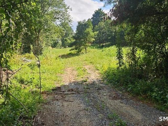 35 Blash Rd, Thompson, CT 06255