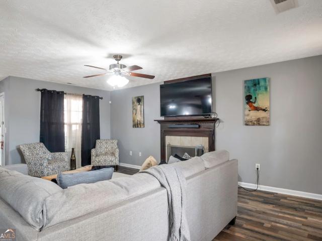 35 Blue Jay Drive