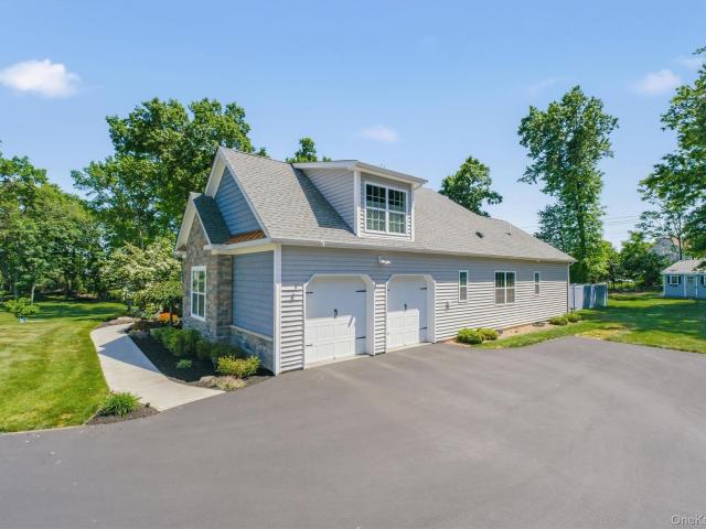 35 Briarwood Lane