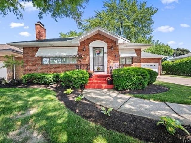 35 Calderwood Dr, Buffalo, NY 14215