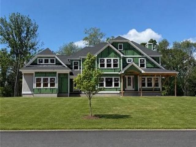 35 Carrs Ln, North Kingstown, RI 02852