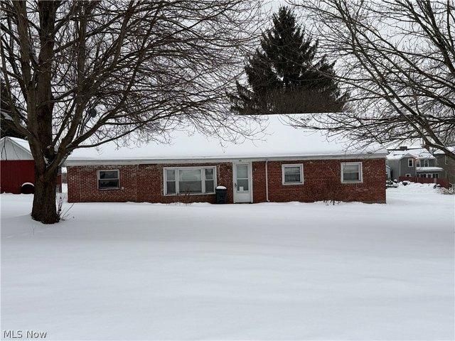 35 Center St, Leetonia, OH 44431