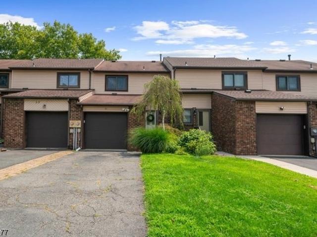 35 Chelsea Cir, Raritan, NJ 08822