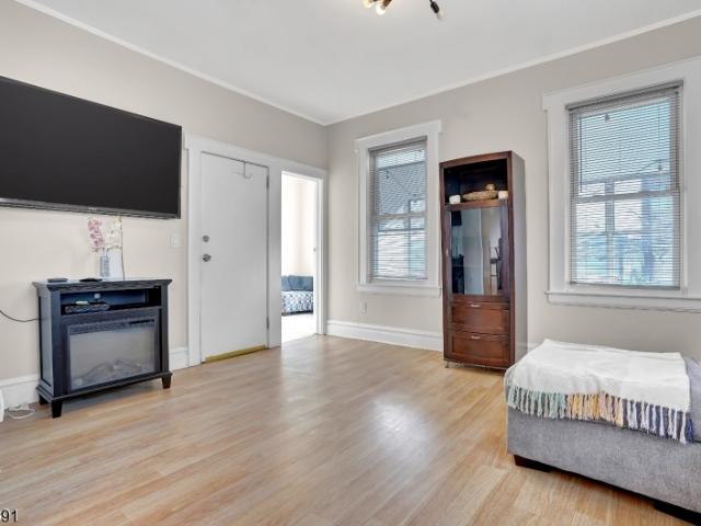 35 Chester Ave