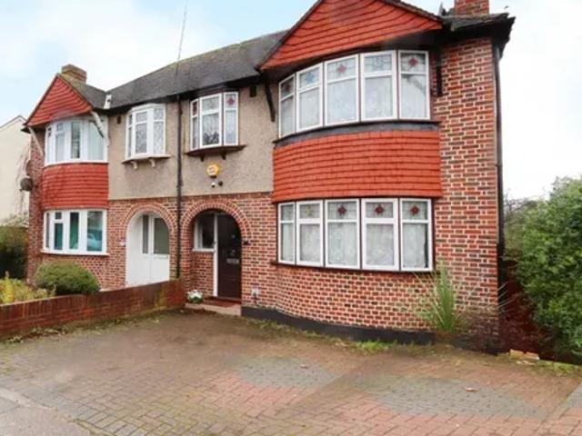 35 Churston Drive, London, SM4 4JD, United Kingdom | 4 bed duplex for rent #166534414 | Rentberry