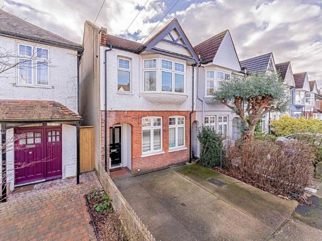 35 Coombe Gardens, New Malden, KT3 2 bed maisonette to rent £1,725 pcm £398 pw