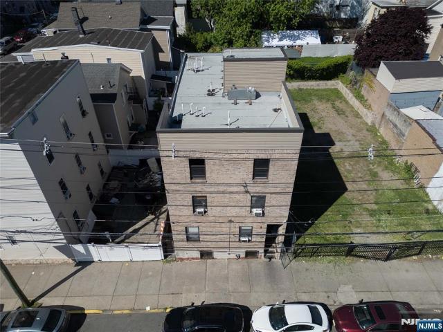 35 Columbia Avenue