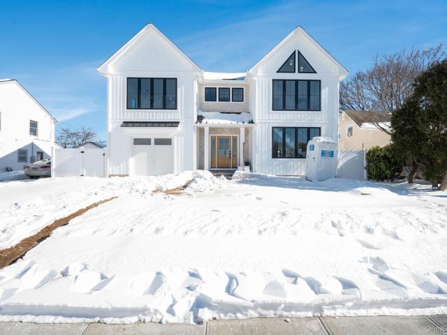 35 Cotton Ln, Levittown, NY 11756 | MLS #959746