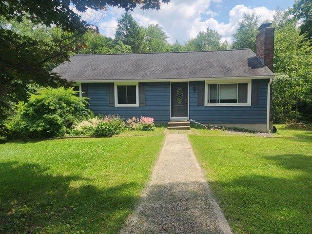 35 Country Acres Rd, Sandown, NH 03873