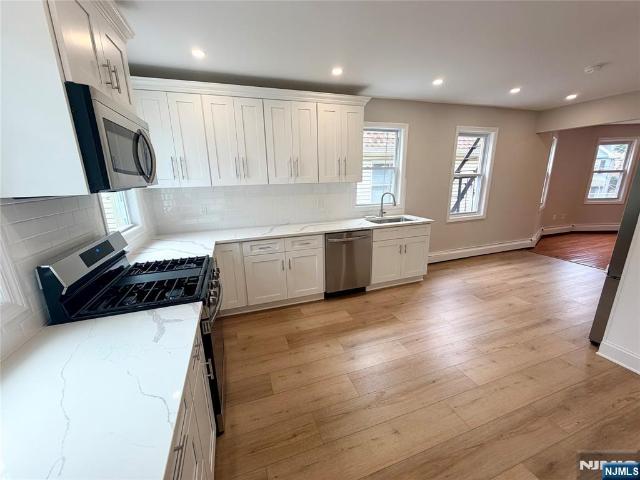 35 Claremont Avenue # 2