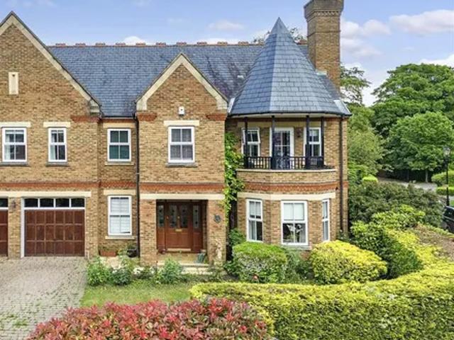 35 Clarence Gate, London, IG8 8GU, United Kingdom | 7 bed house for rent #138777217 | Rentberry