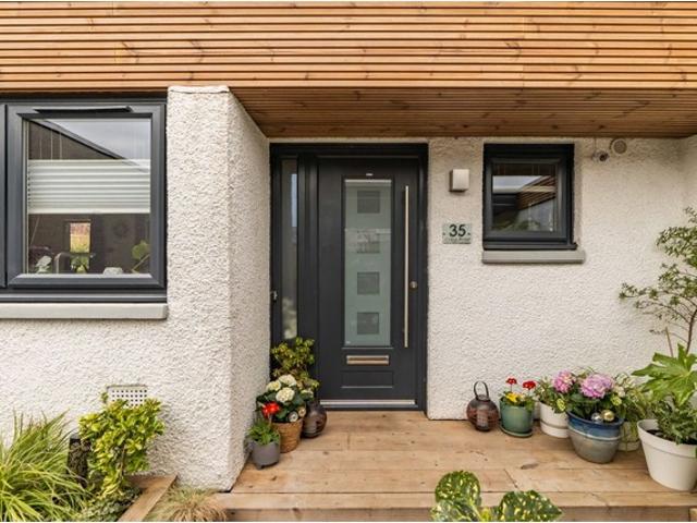 35 Craigs Road, Corstorphine, EH12 8EW