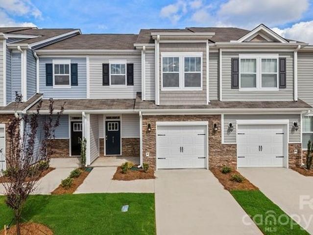 35 Creekview Rd, Hendersonville, NC 28792
