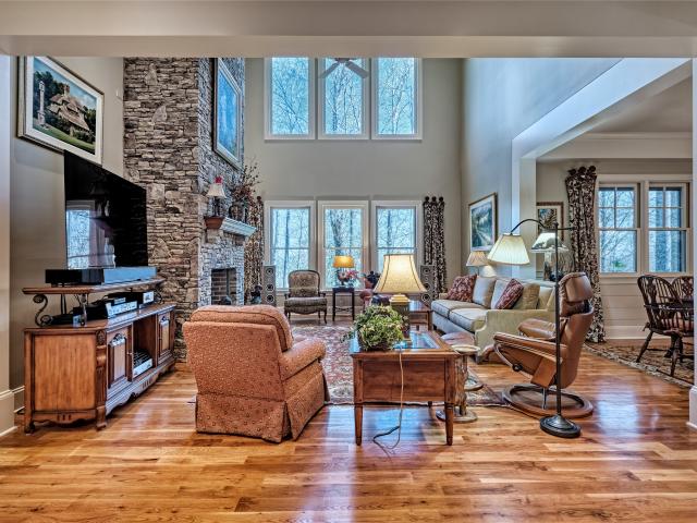 35 Creekwood Court