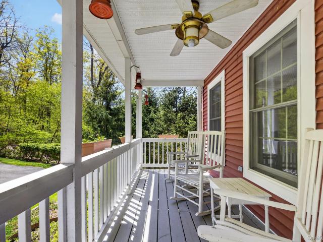 35 Crest Road