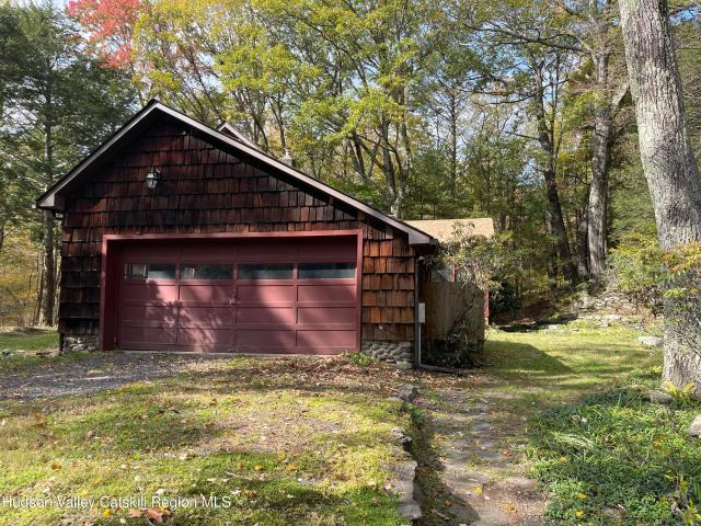 35 Crispell Road