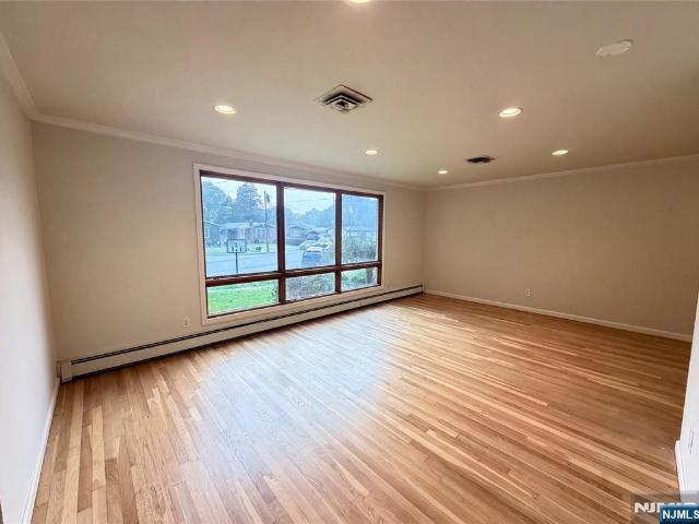 35 Dapp Court