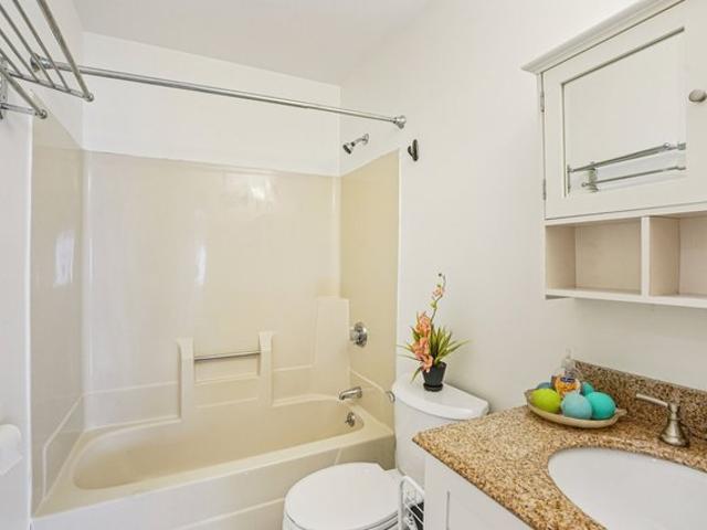 35 Desmoines Rd Apt 209, Quincy, MA 02169
