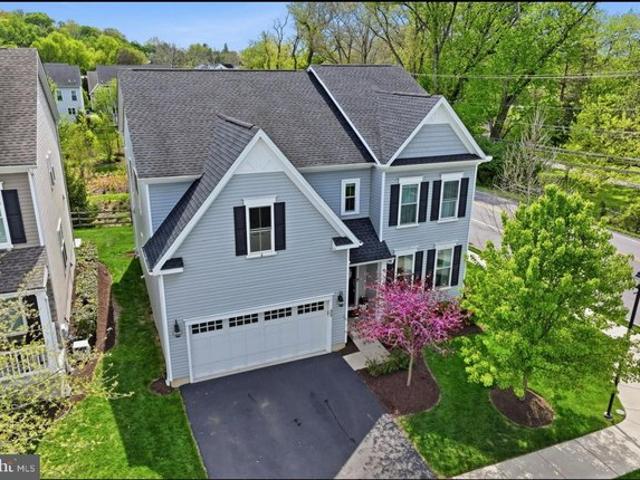 35 Dickinson Ln, Plymouth Meeting, PA 19462