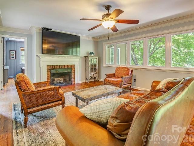 35 Dogwood Road