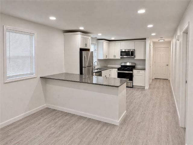 35 Douglas Avenue 35