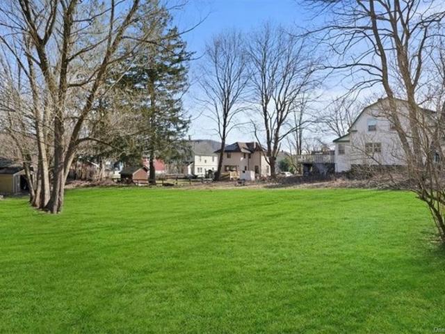 35 Dunderberg Rd, Central Valley, NY 10917