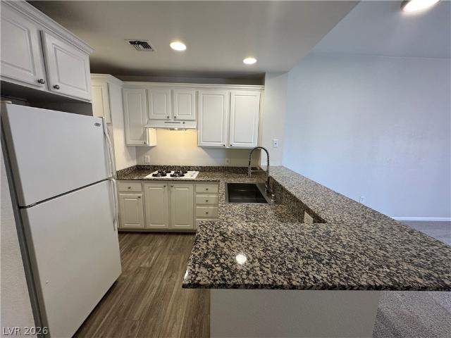 35 E Agate Avenue 406