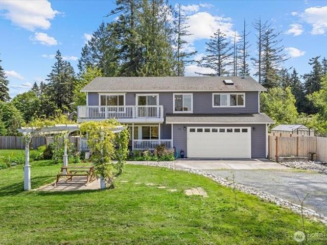 35 Edgewater Dr, Camano Island, WA 98282