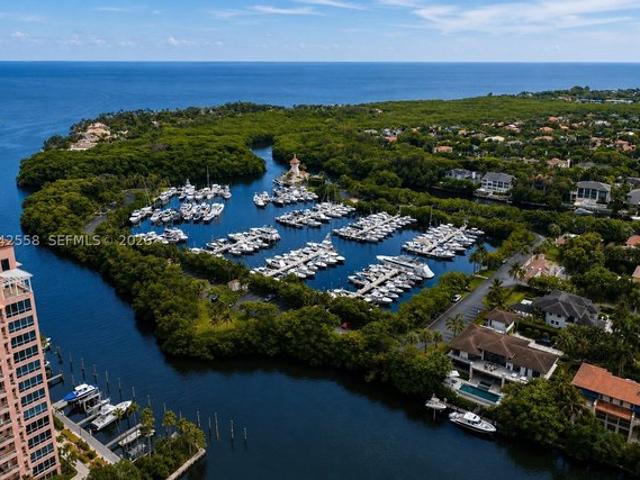 35 Edgewater Dr Apt 107, Coral Gables, FL 33133