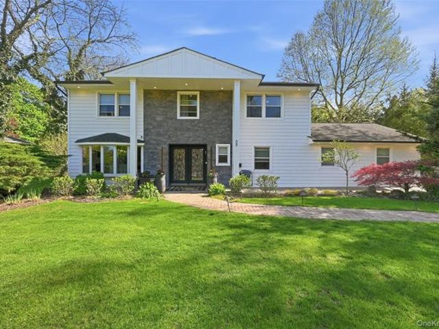 35 Elm Dr, East Hills, NY 11576