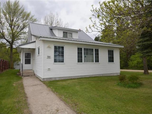35 Evergreen St SW, Esmond, ND 58332