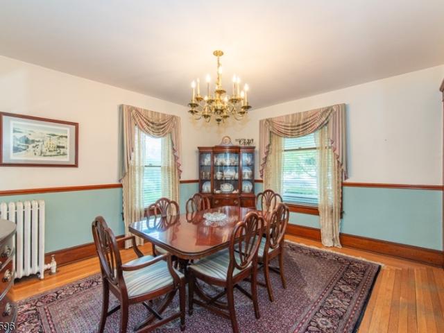 35 Eyland Ave