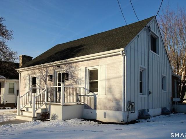 35 Fairchild St, Naugatuck, CT 06770