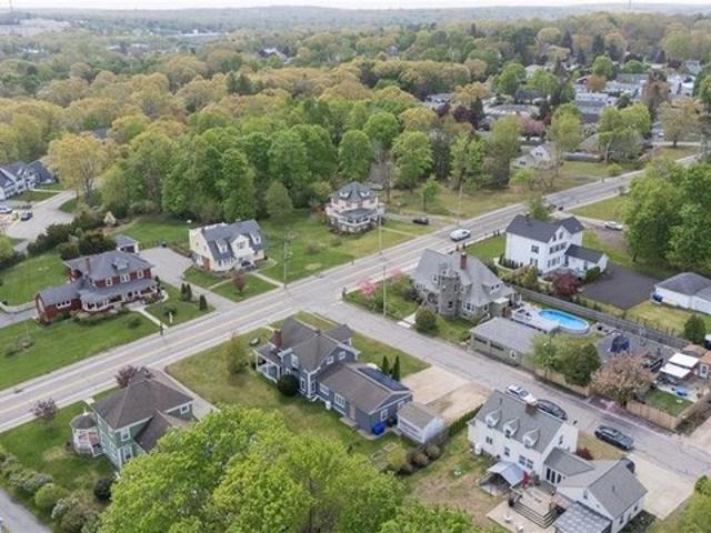 35 Fairview Ave, West Warwick, RI 02893