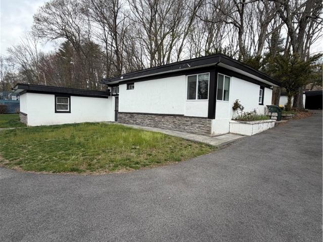 35 Fenwood Ave, Smithfield, RI 02917 | MLS #1405