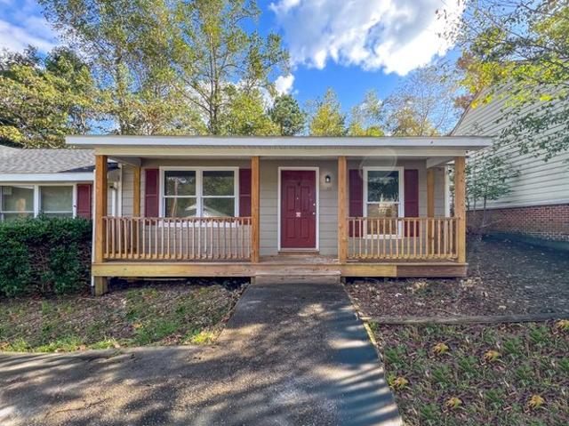 35 Fox Hill Dr, Kilmarnock, VA 22482