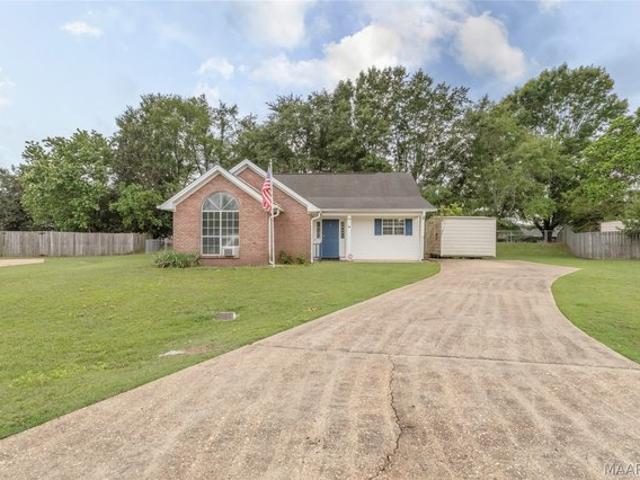 35 Foxdale Ct, Millbrook, AL 36054